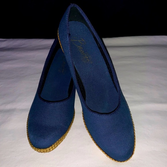 Beacon | Shoes | Beacon Fasion And Fit Wedges | Poshmark